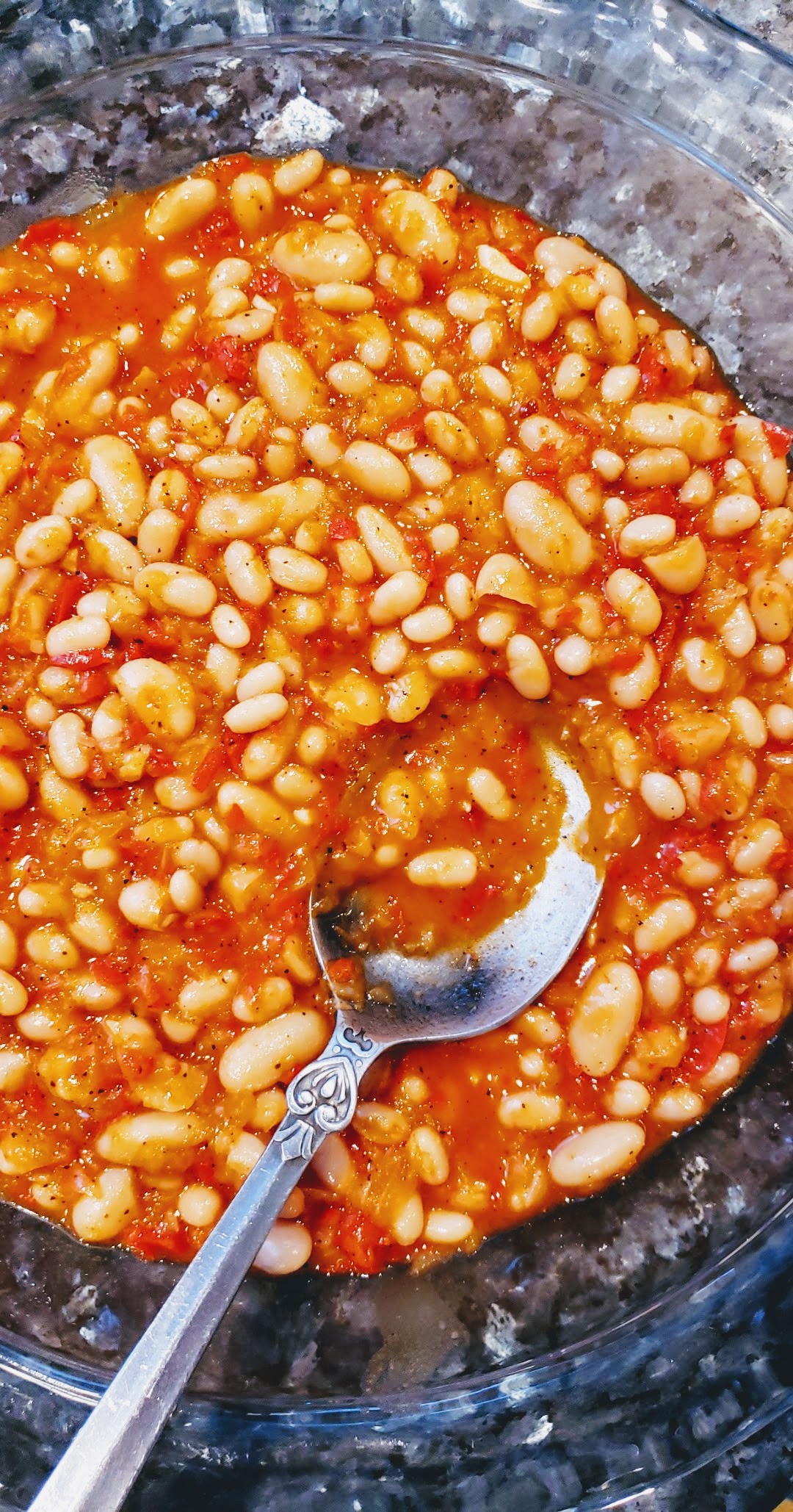 Sassy Sofrito Beans with Garliky toast – Basil & Roses